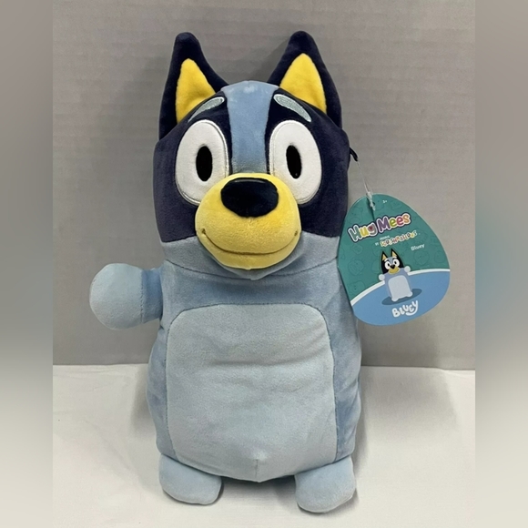 Bluey | Toys | Bluey Plush Set | Poshmark